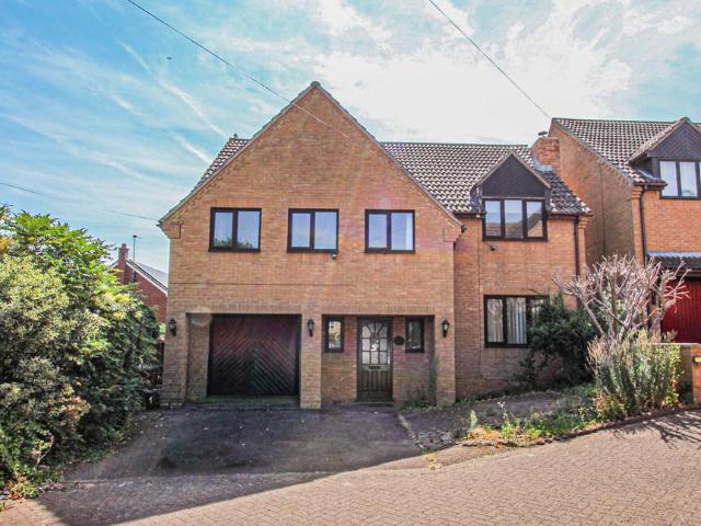 5 bedroom detached house for sale