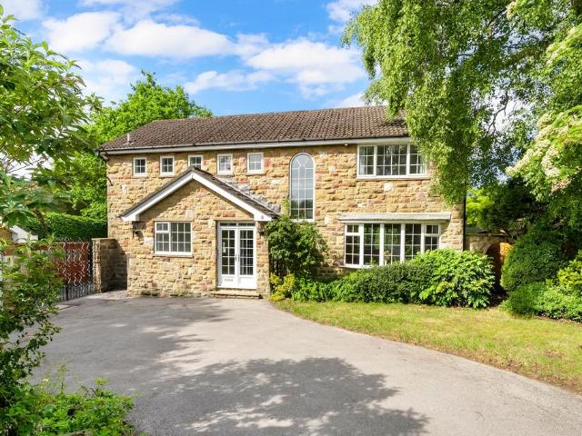 5 bedroom detached house for sale