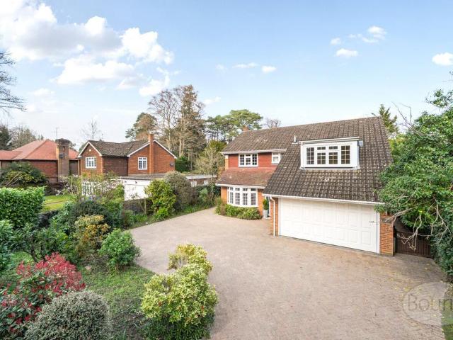 5 bedroom detached house for sale