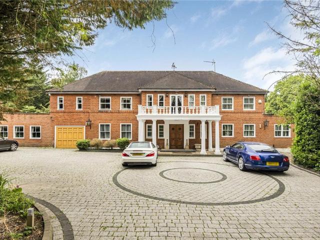 5 bedroom detached house for sale