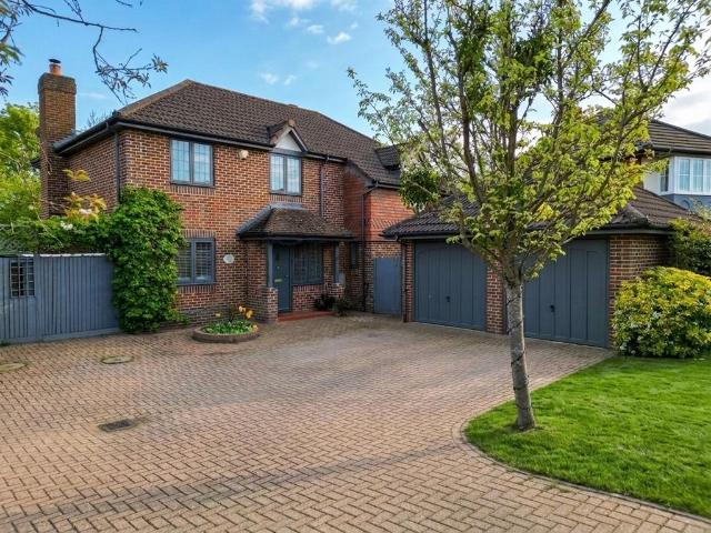 5 bedroom detached house for sale
