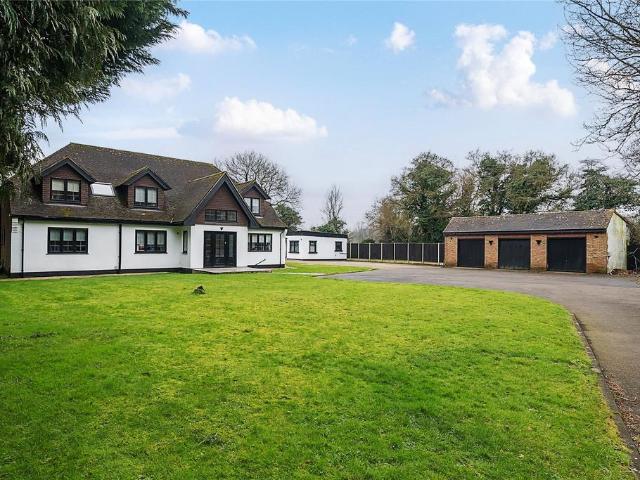 5 bedroom detached house for sale
