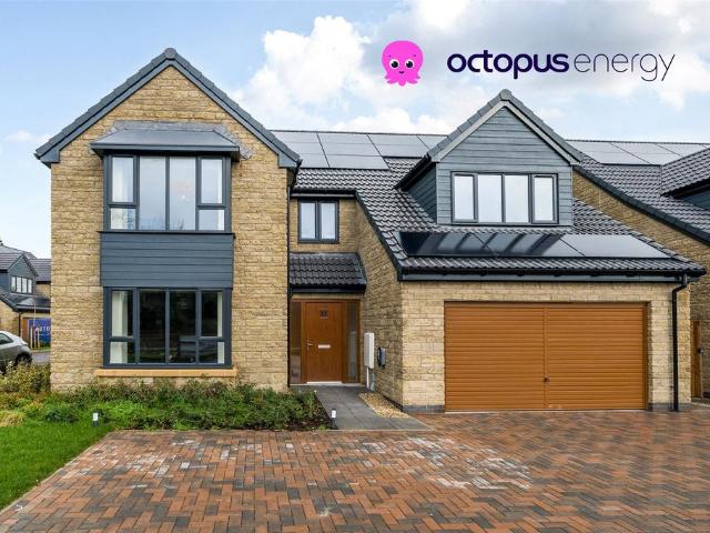 5 bedroom detached house for sale