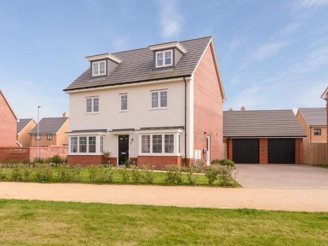 5 bedroom detached house for sale