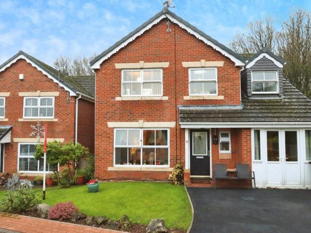5 bedroom detached house for sale
