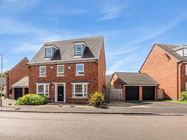 5 bedroom detached house for sale