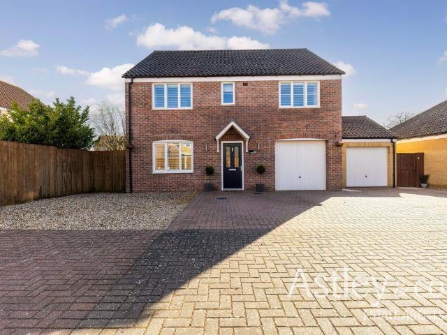 4 bedroom detached house for sale