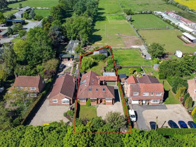 5 bedroom detached house for sale