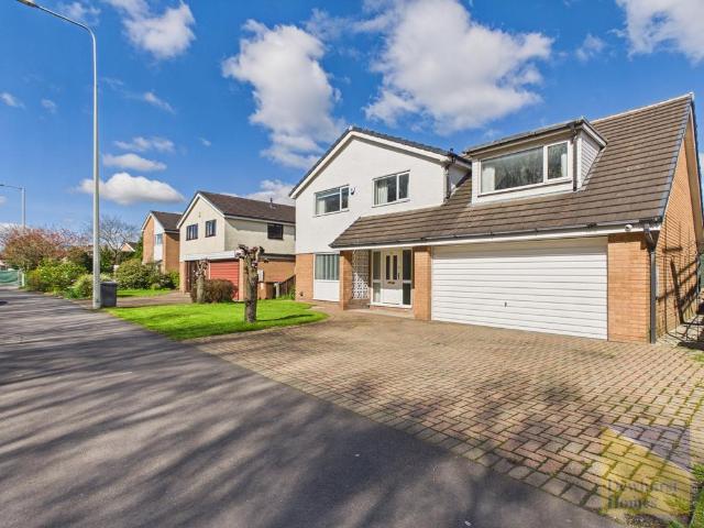 5 bedroom detached house for sale