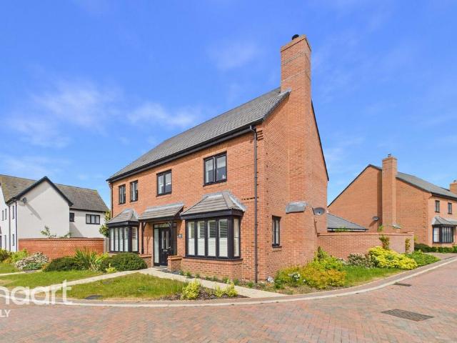 5 bedroom detached house for sale