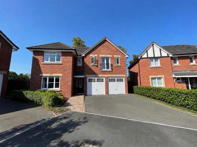 5 bedroom detached house for sale