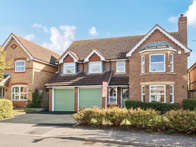 5 bedroom detached house for sale