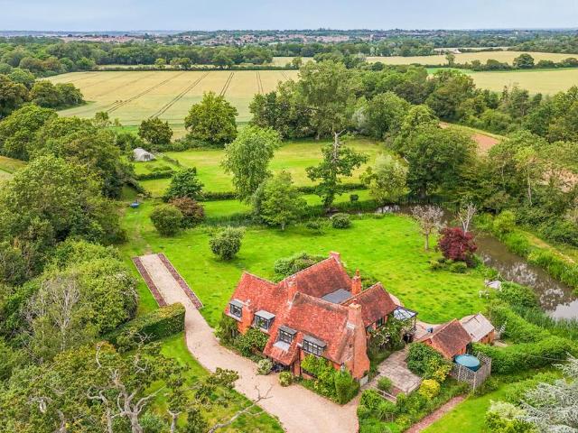 5 bedroom detached house for sale