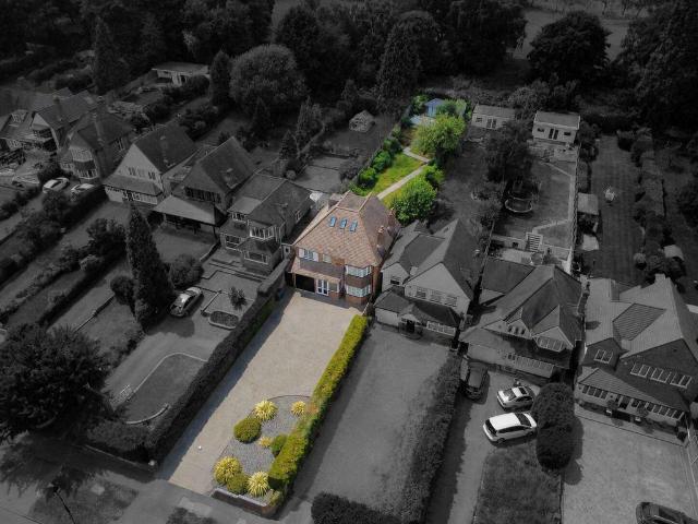 5 bedroom detached house for sale