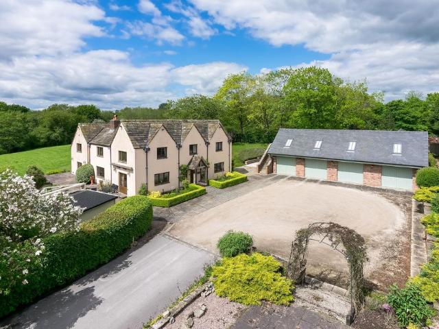 5 bedroom detached house for sale