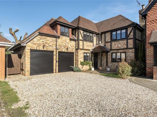5 bedroom detached house for sale