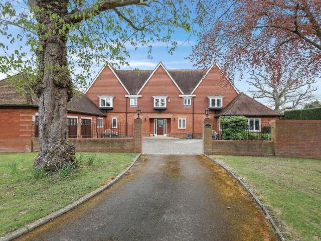5 bedroom detached house for sale