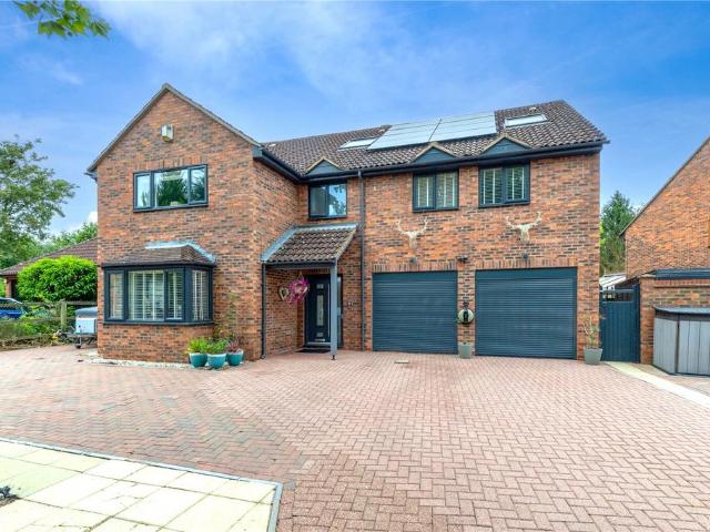 5 bedroom detached house for sale