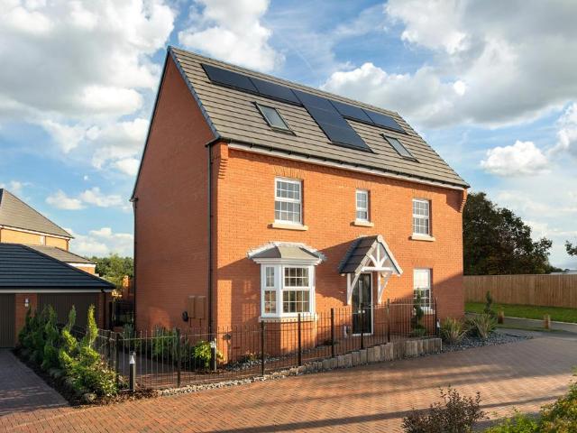 5 bedroom detached house for sale