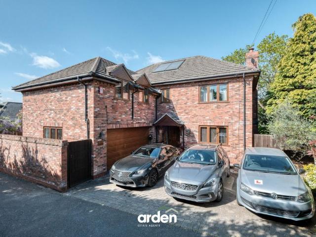 5 bedroom detached house for sale