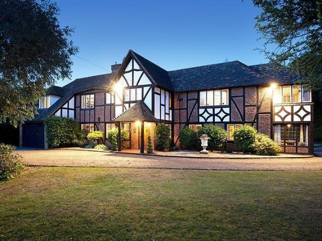5 bedroom detached house for sale