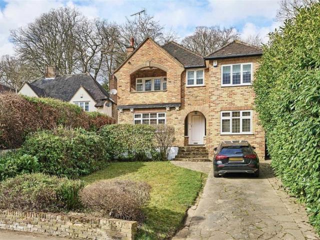 5 bedroom detached house for sale