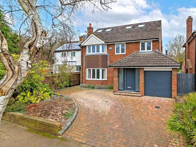 5 bedroom detached house for sale
