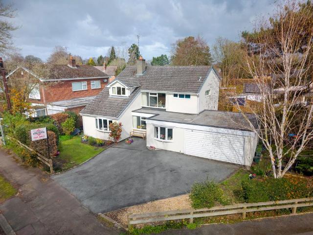 5 bedroom detached house for sale