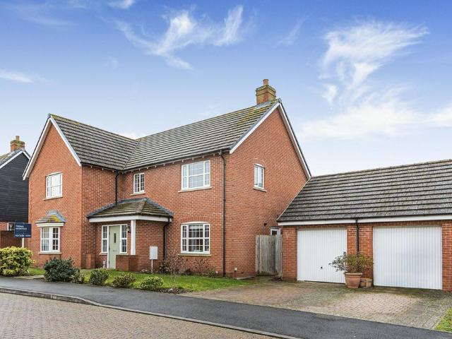 5 bedroom detached house for sale