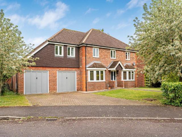 5 bedroom detached house for sale