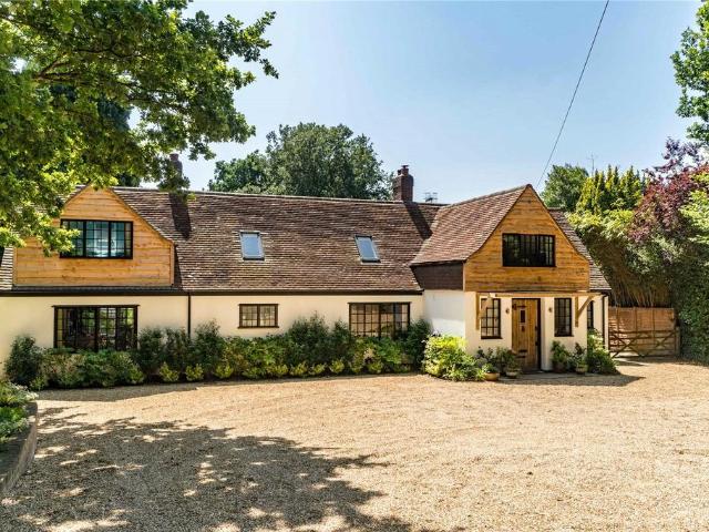 5 bedroom detached house for sale