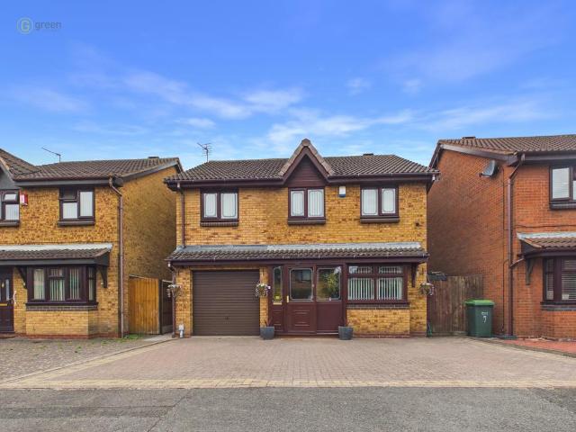 5 bedroom detached house for sale