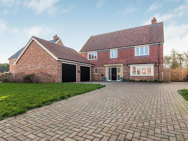 5 bedroom detached house for sale
