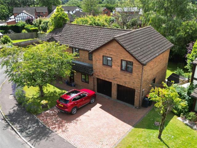 5 bedroom detached house for sale