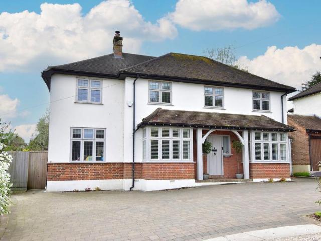5 bedroom detached house for sale