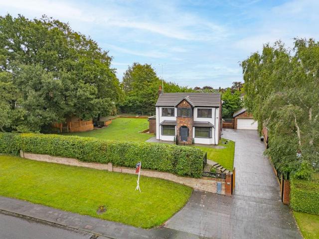5 bedroom detached house for sale