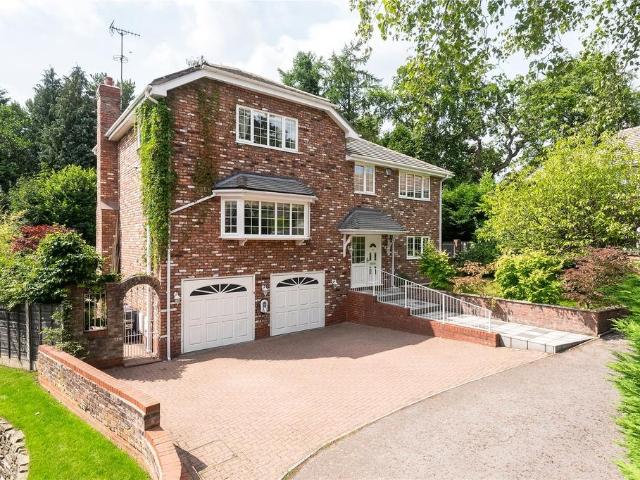 5 bedroom detached house for sale
