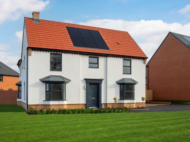 5 bedroom detached house for sale