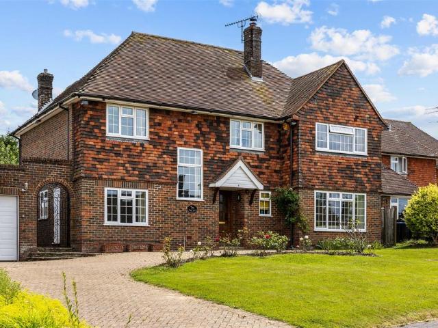 5 bedroom detached house for sale