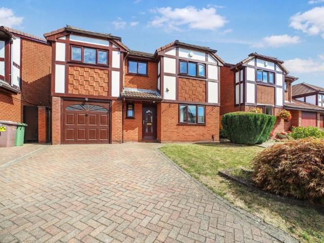5 bedroom detached house for sale