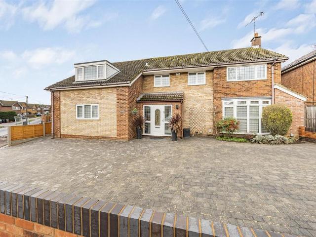 5 bedroom detached house for sale