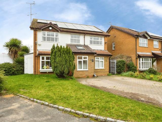 5 bedroom detached house for sale