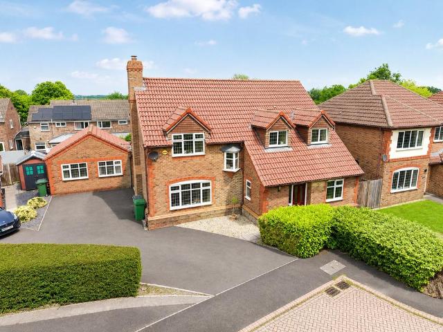5 bedroom detached house for sale