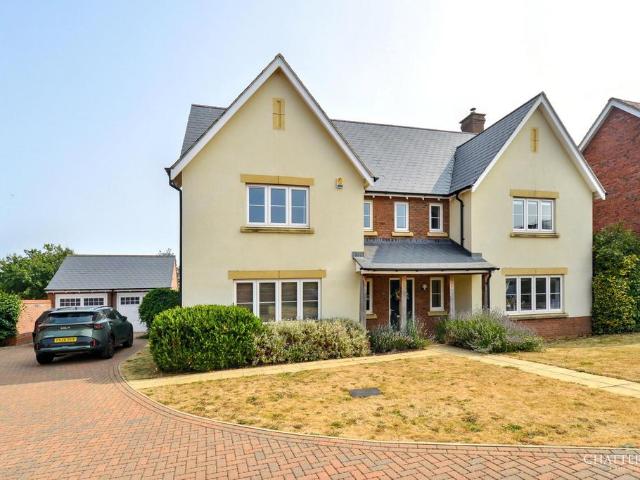 5 bedroom detached house for sale