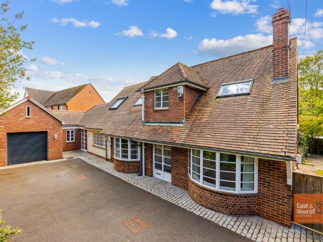 5 bedroom detached house for sale