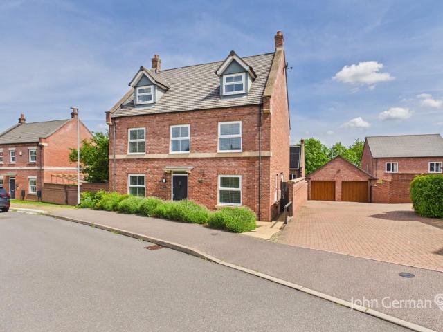 5 bedroom detached house for sale