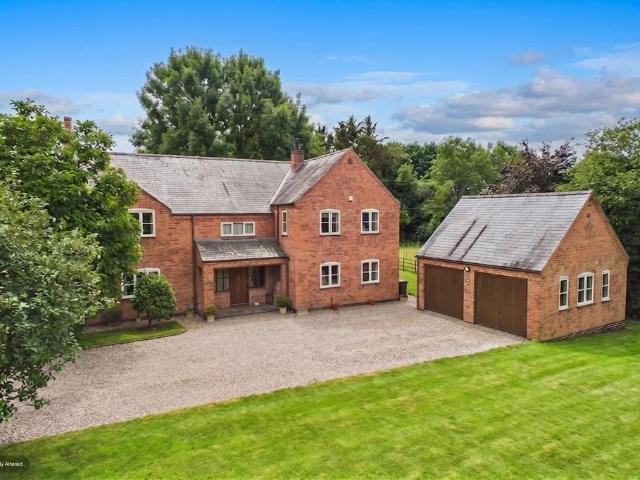 5 bedroom detached house for sale