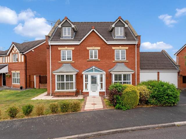 5 bedroom detached house for sale