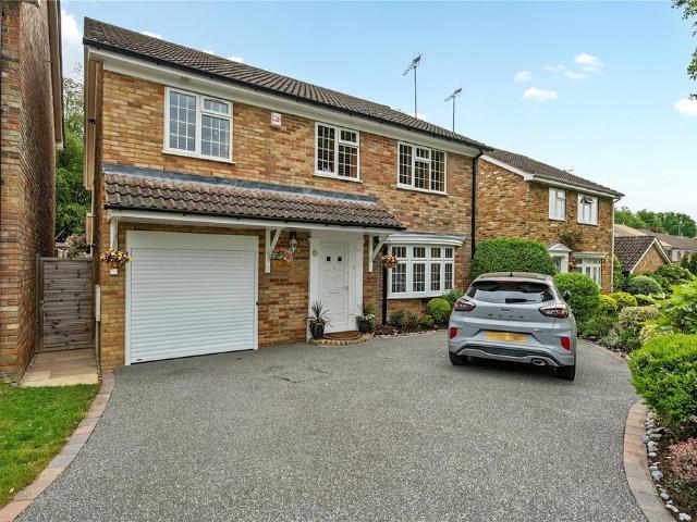 5 bedroom detached house for sale