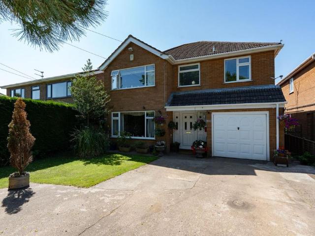 5 bedroom detached house for sale